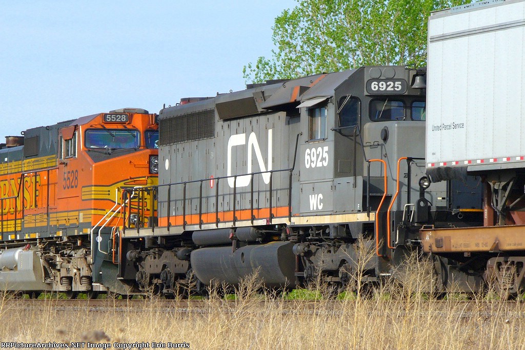 BNSF 5043 east